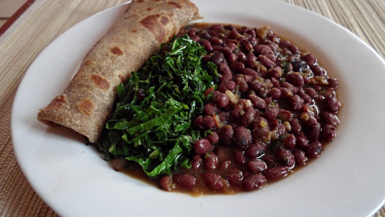 Chapati n’ibishyimbo indyo isigaye igezweho kubera imibereho ikomeye mu ...